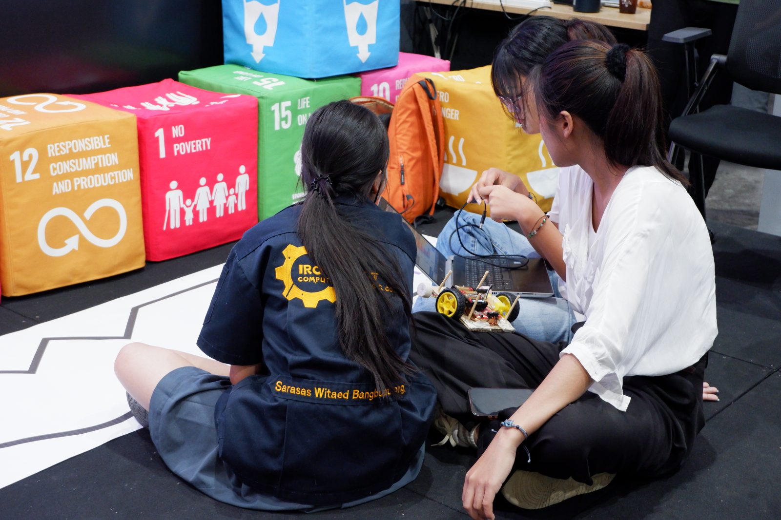 กิจกรรม AI NextGen Coding Camp: Line Tracking - iNT Mahidol